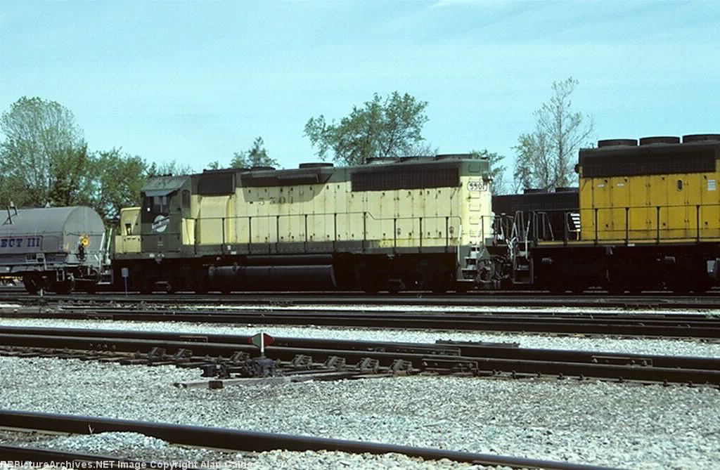 C&NW GP40 5501